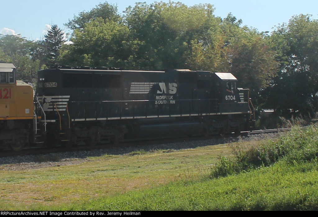 NS 6704 (2)